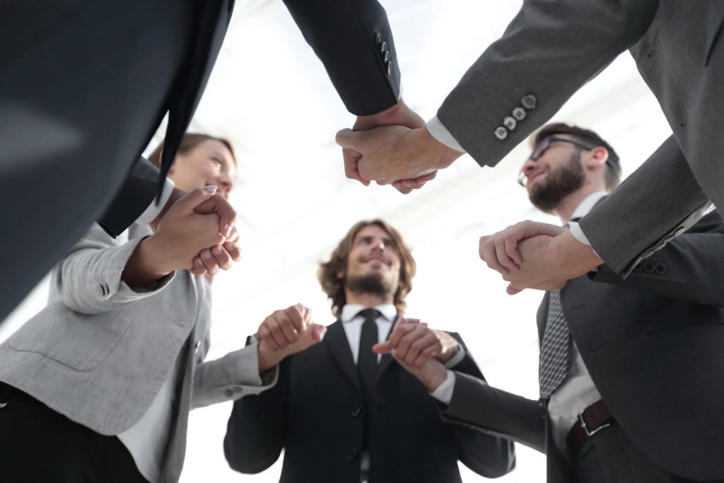 #5 Tips to Build Team Spirit in Your Small Business - Tweak Your Biz