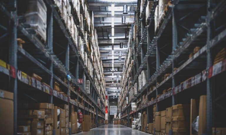 What is the Role of Logistics in Modern Warehouse Management? - Tweak ...